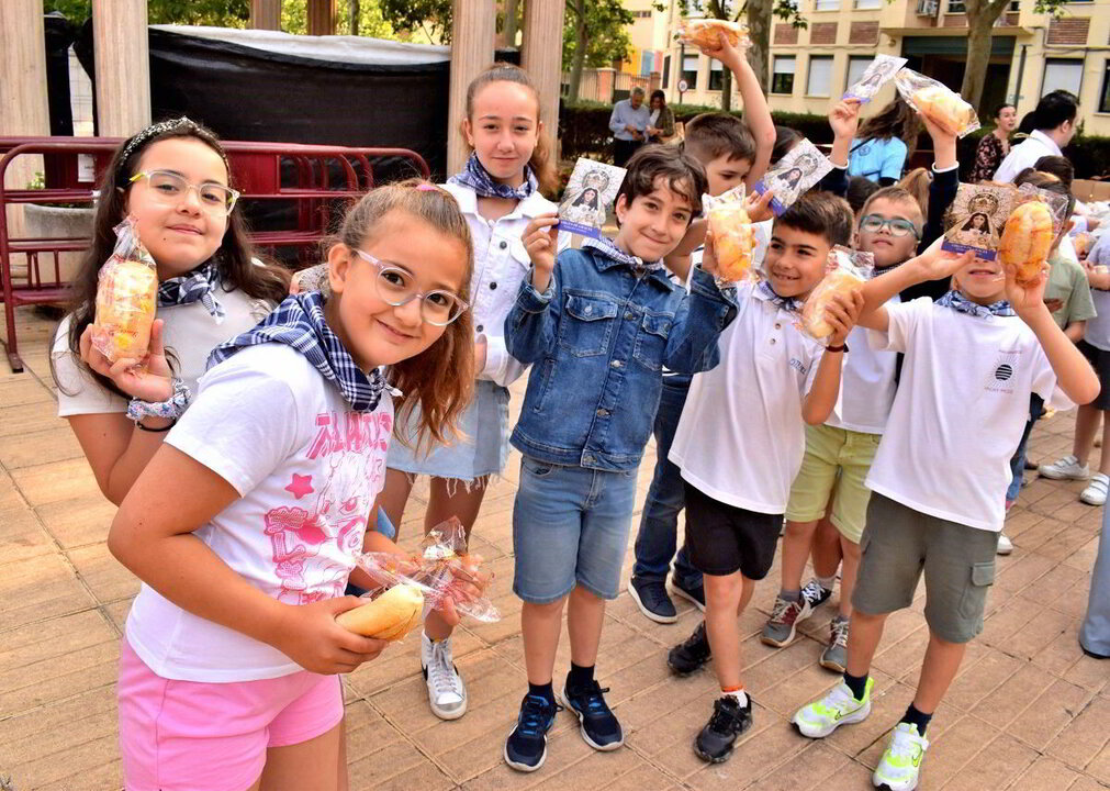 Los escolares de Puertollano protagonizan el inicio del reparto de los ...